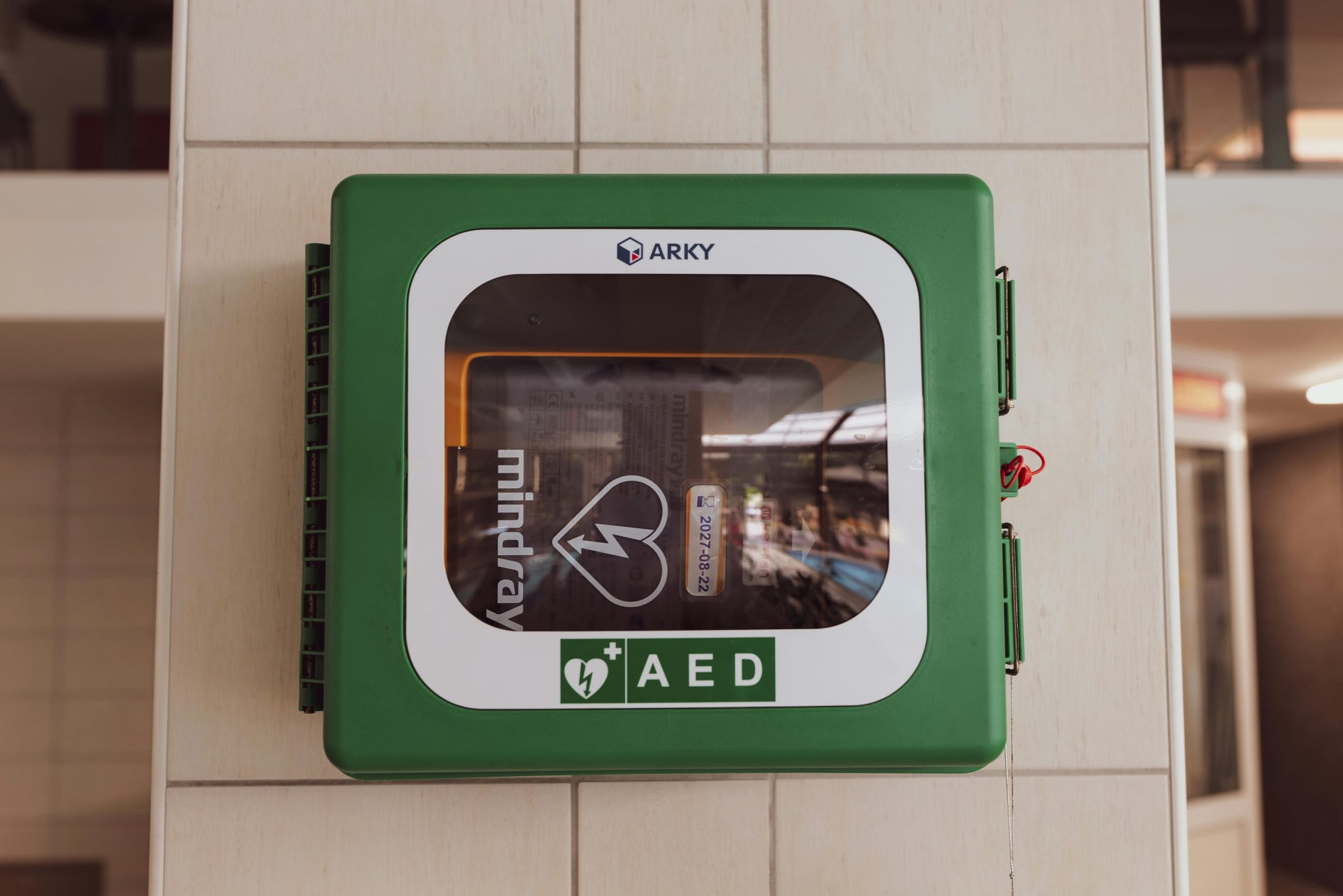 What Are AEDs?: How to Use, and How to Choose the Right One - GulfPhysio - UAE's Online ...