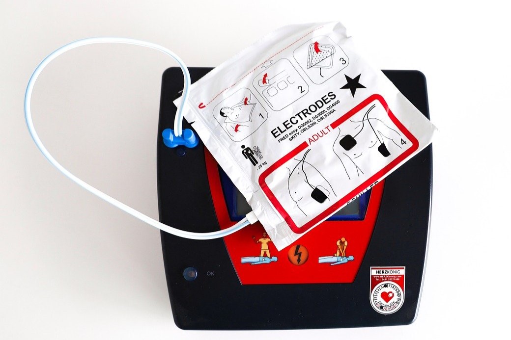 The Basics of AEDs: Keeping It Up to Date - GulfPhysio - UAE's Online ...