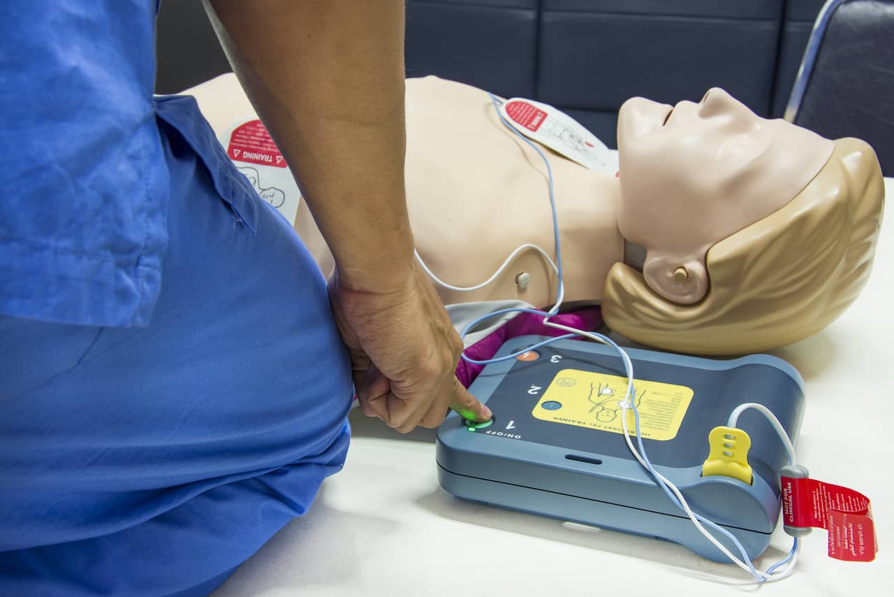 The Basics of AEDs: Keeping It Up to Date - GulfPhysio - UAE's Online ...