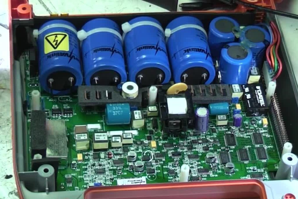 The Basics of AEDs: Keeping It Up to Date - GulfPhysio - UAE's Online ...